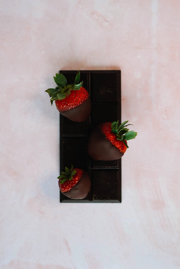 "Berry in Love " Truffle Bar - Earth Sweet Boutique